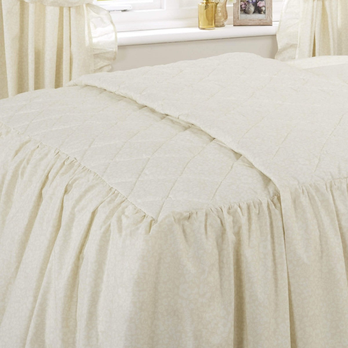 Vantona Country Monique Quilted Fitted Bedspread - Cream– Dovemill